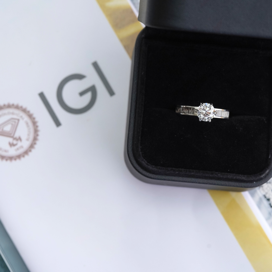 Diamond Grand Cascade | Diamond Round Cut Stone with Platinum Natural ...